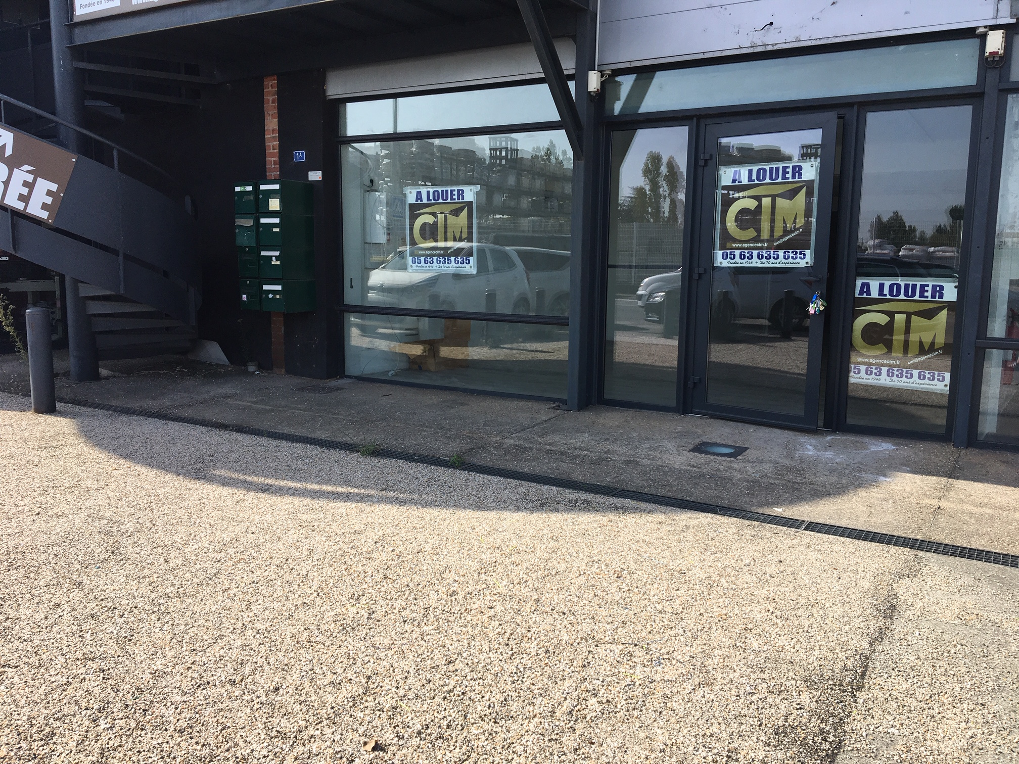 location immobilier professionnel LOCAL A LOUER SUR EMPLACEMENT D'EXCEPTION